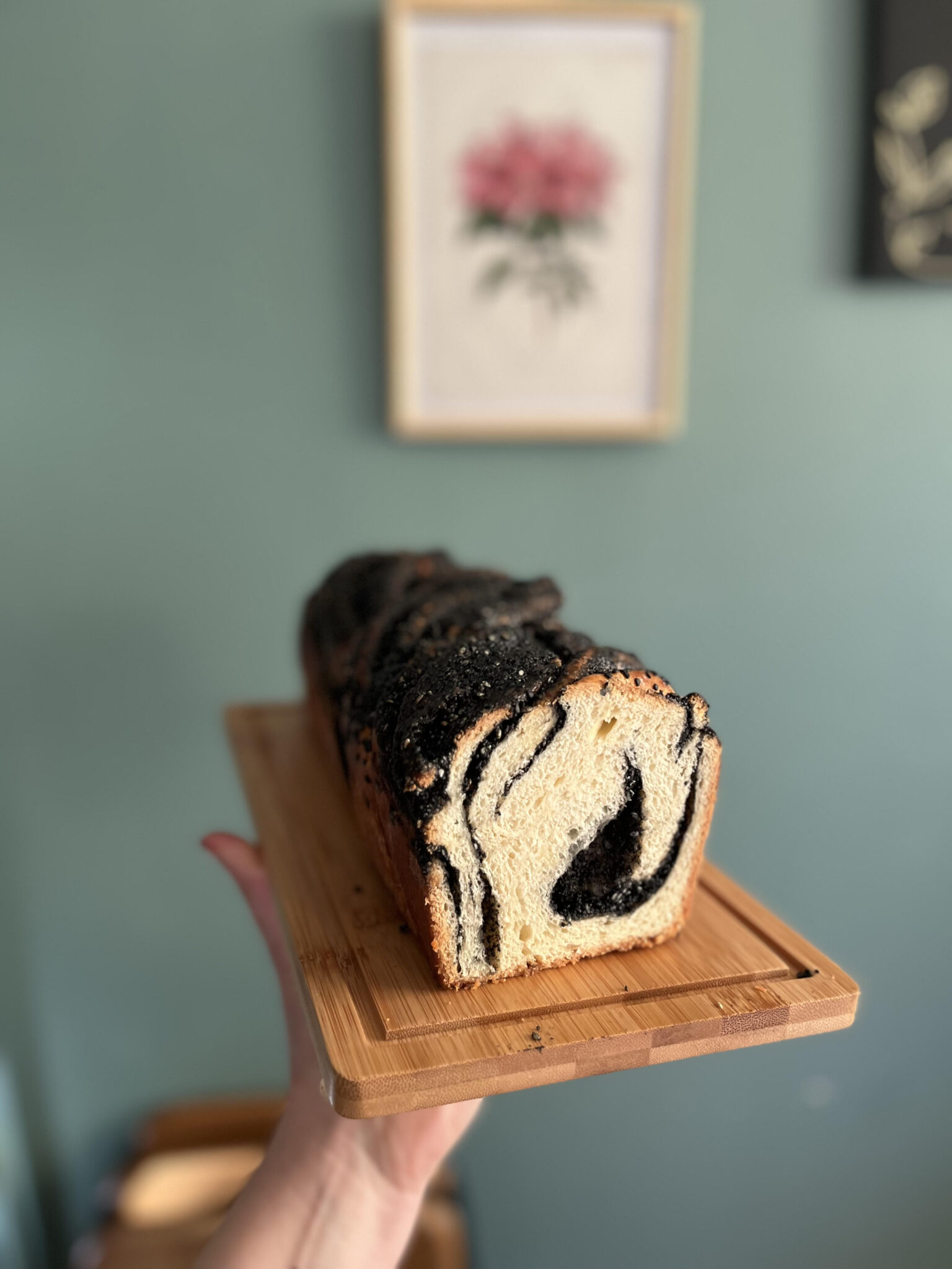 Babka with Black Paste – by Roslina Café - La Main Noire